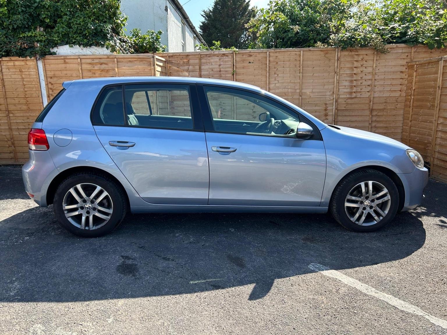 Used VOLKSWAGEN GOLF 2009 Blue for sale - £2200 in Gloucester ...